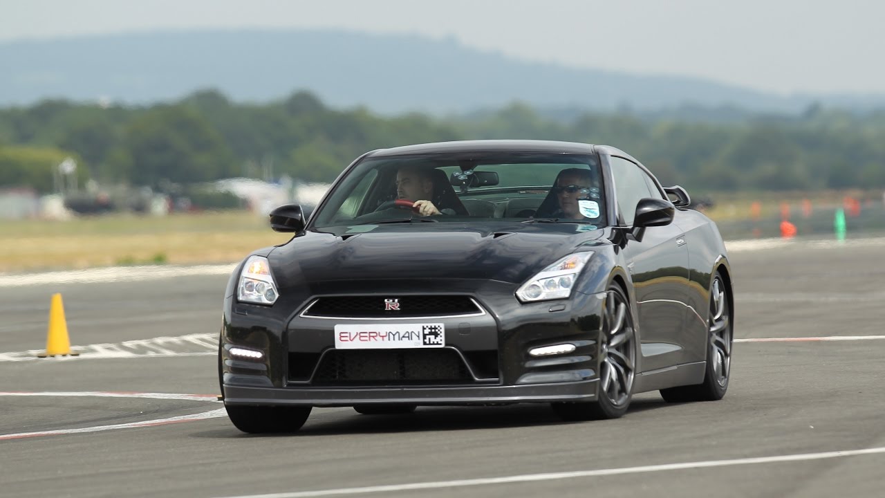 Top Gear Test Track - Nissan GTR - YouTube