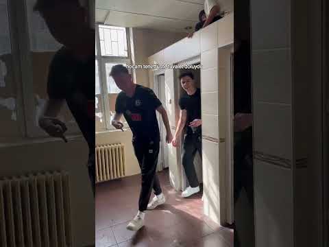 Bir tuvalete en fazla kaç kişi girilebilir rekor kimde #okul #içerik #akım