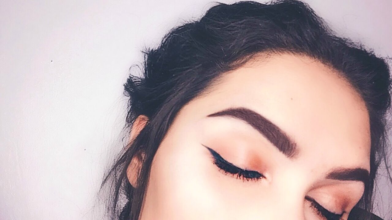 MA ROUTINE SOURCILS - TheDollBeauty - YouTube