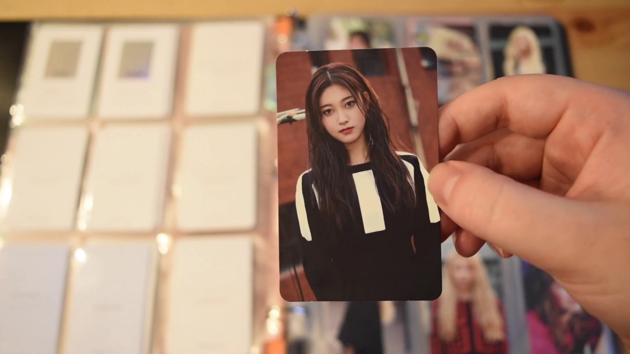 loona photocard collection - YouTube