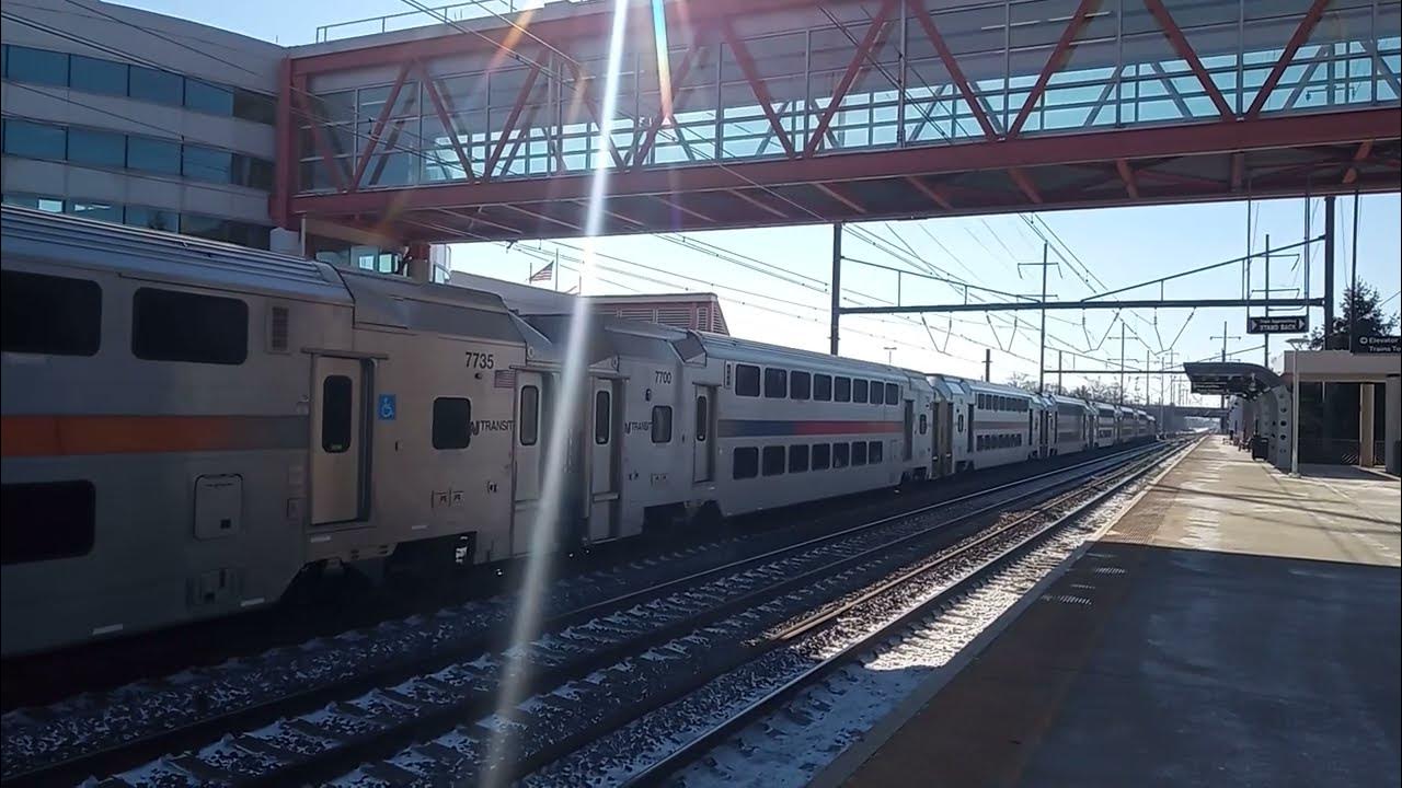 NJ Transit Train 3848 & A Late Amtrak Northeast Regional 114 On Opposite Track at Hamilton - YouTube