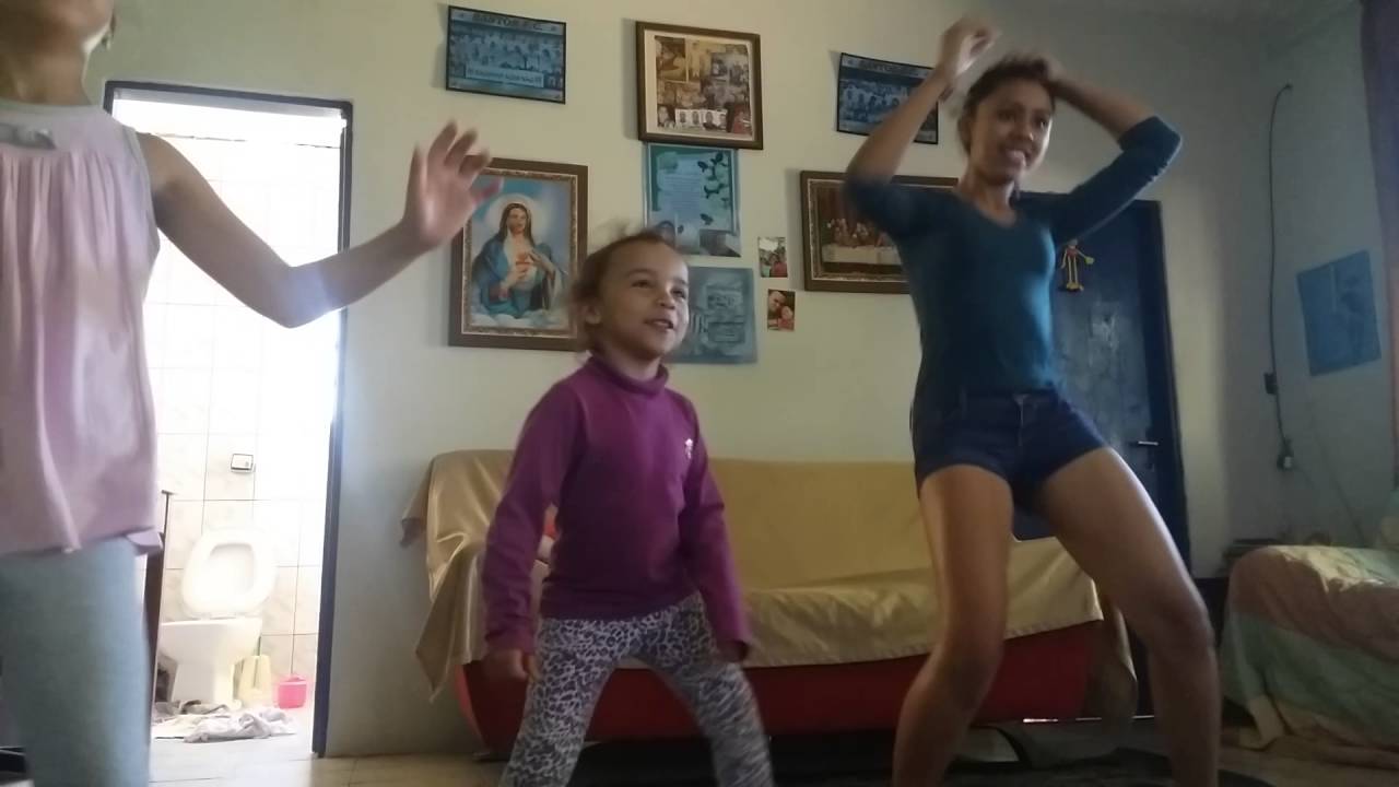 Primas dançando e faz tum tum - YouTube