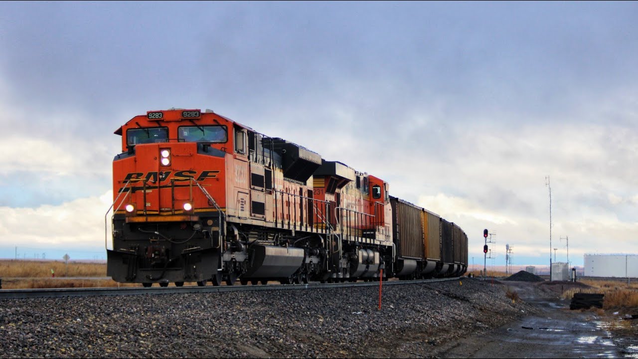 BNSF 9283 slowly rolls over the Amtrak California Zephyr 6 Derailment ...