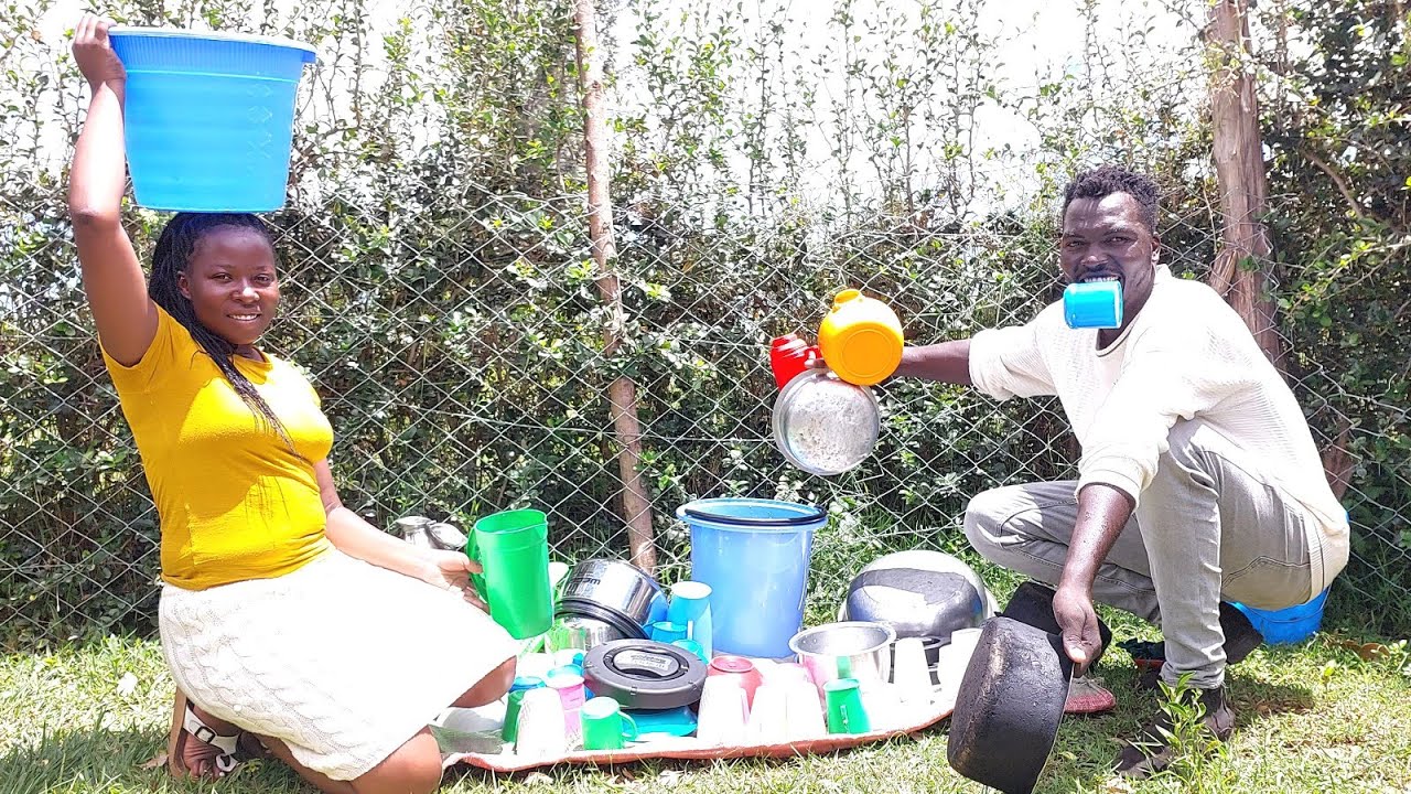 AFRICAN VILLAGE LIFE//WASHING UTENSILS. - YouTube