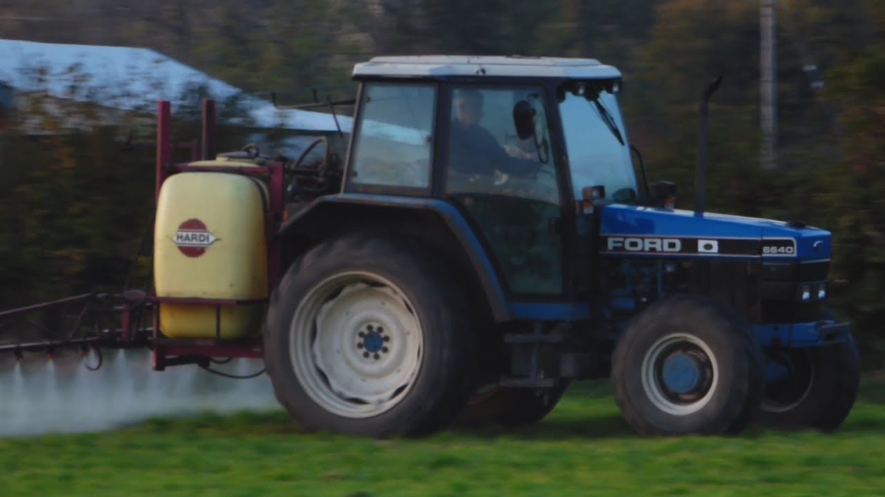 Ford 6640 Tractor Crop Spraying - YouTube