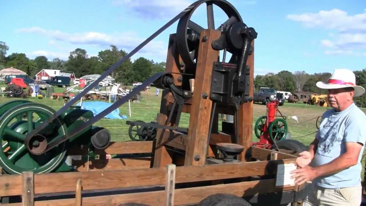 HIT and MISS ENGINE LOG SPLITTER - YouTube