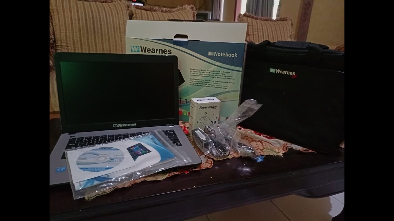 Unboxing Laptop Wearnes Quadra CNT 1426 - YouTube