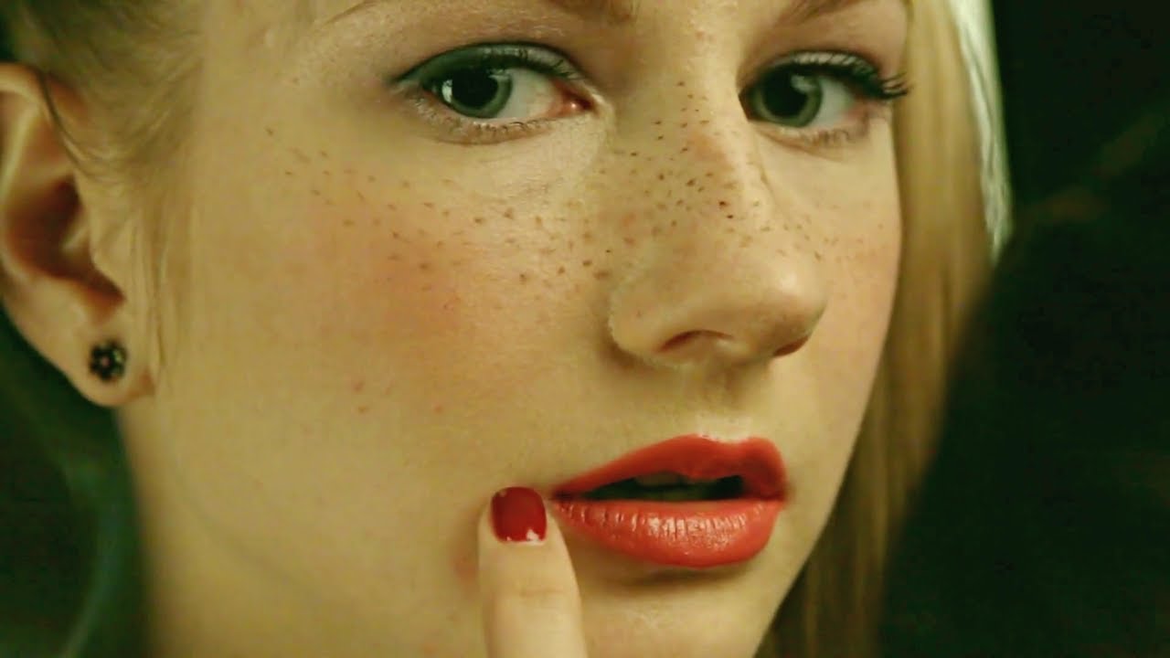 Behind The Scenes (BTS) of Lip Makeup Photography - YouTube