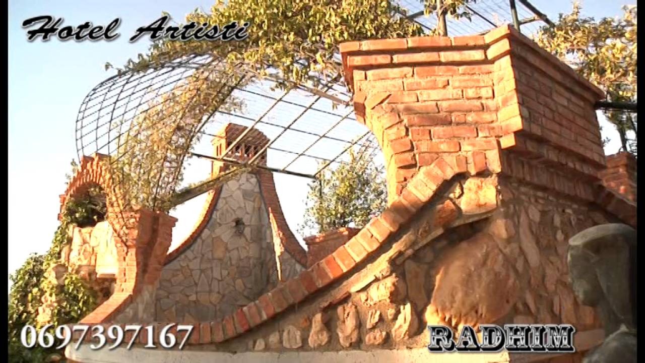 Vlore Hotel Artisti Radhim - YouTube