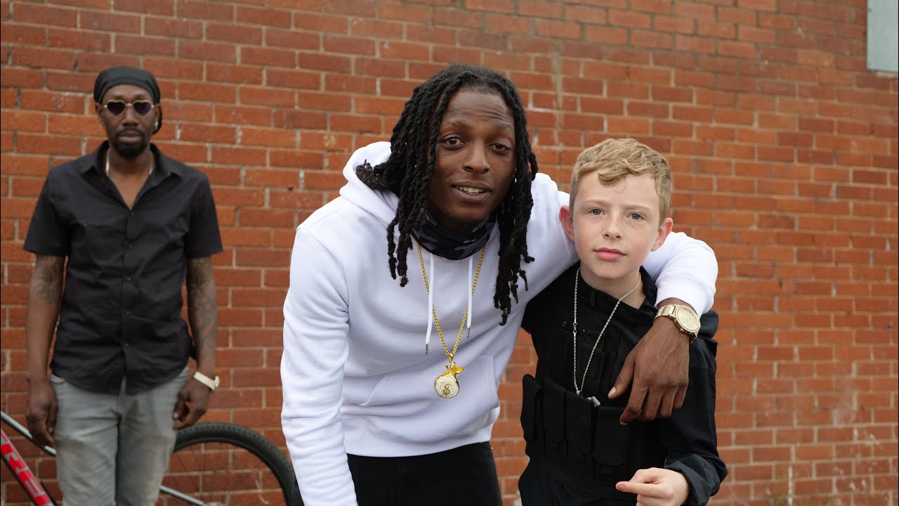 Bobby Trixx - WOOI (Remix) ft. Steppa H, Lil Ire22, RDOG, Specks ...