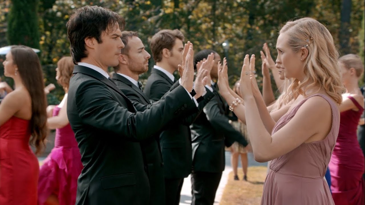 TVD 8x9 - Caroline and Damon recreate his dance with Elena at Miss ...
