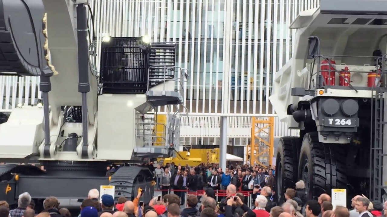 Liebherr R9200 Excavator Demo At Bauma Expo 2016 - YouTube