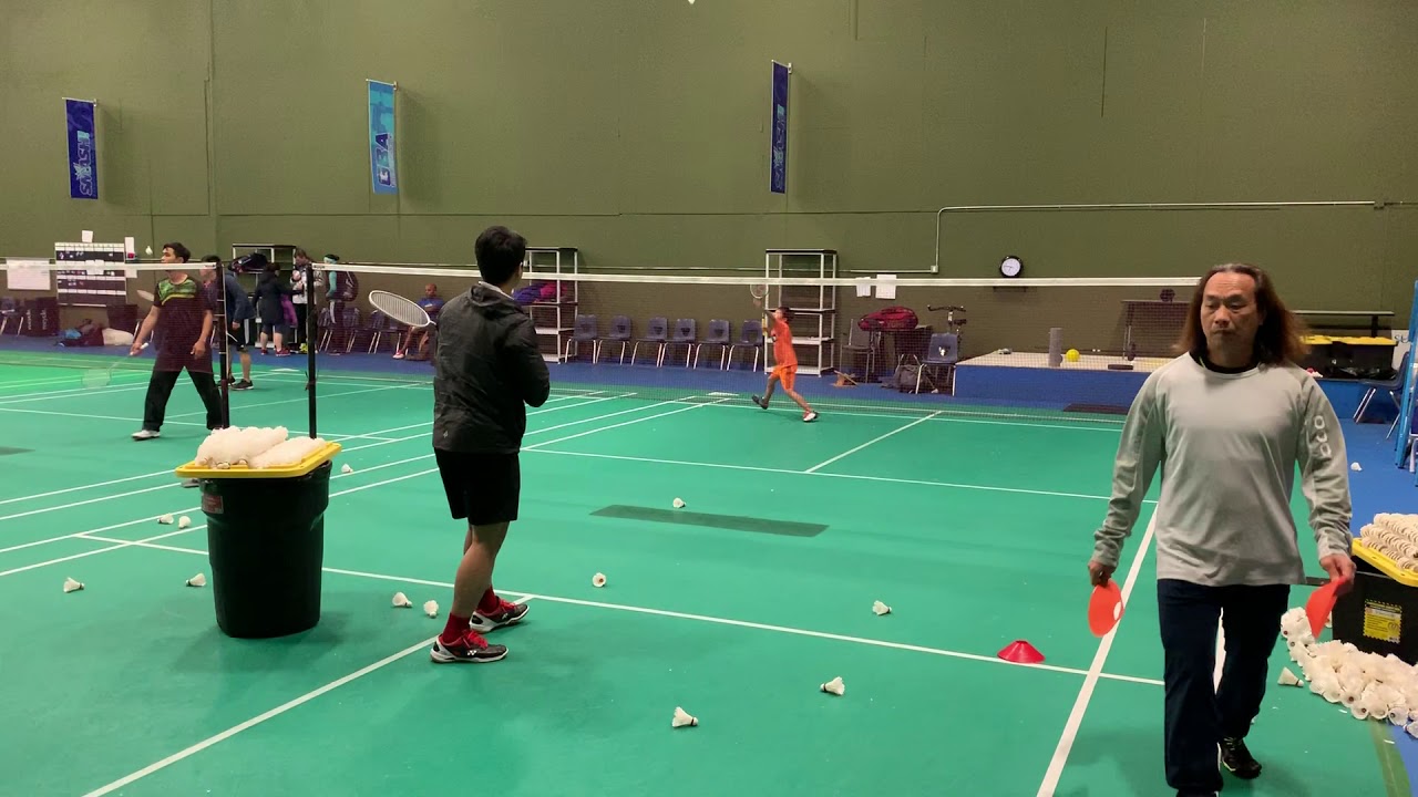 Kids training badminton - YouTube