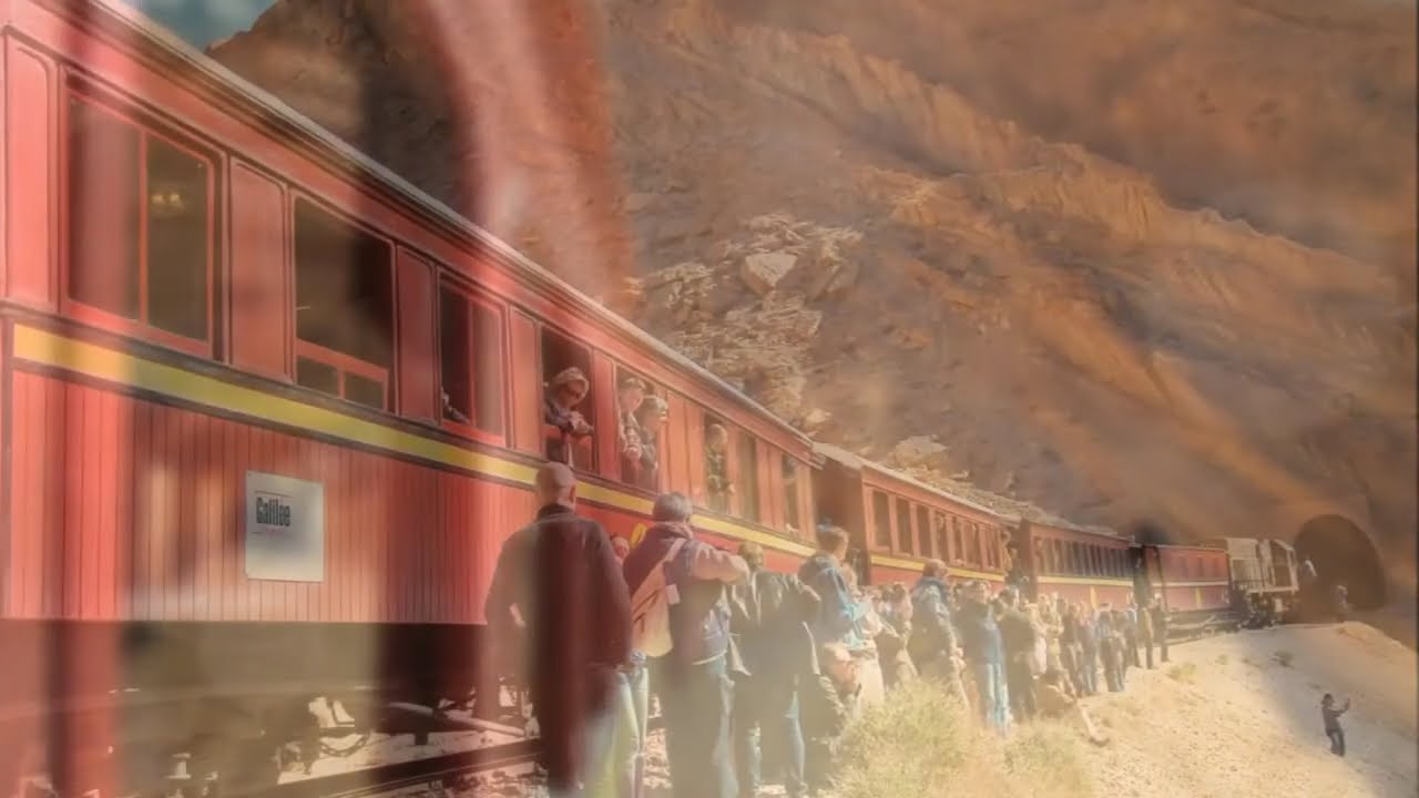 Le Train Lezard Rouge Tunisie - YouTube