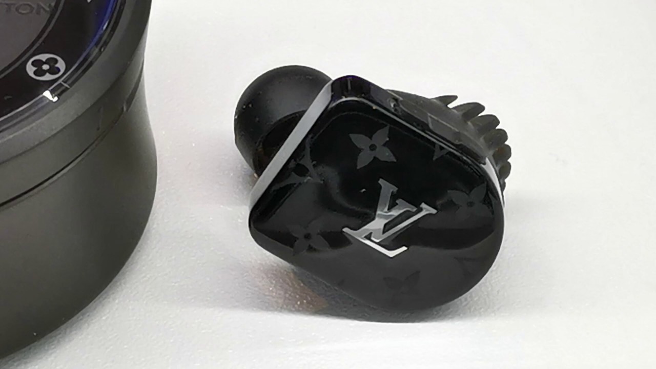 Louis Vuitton Horizon headphones - YouTube