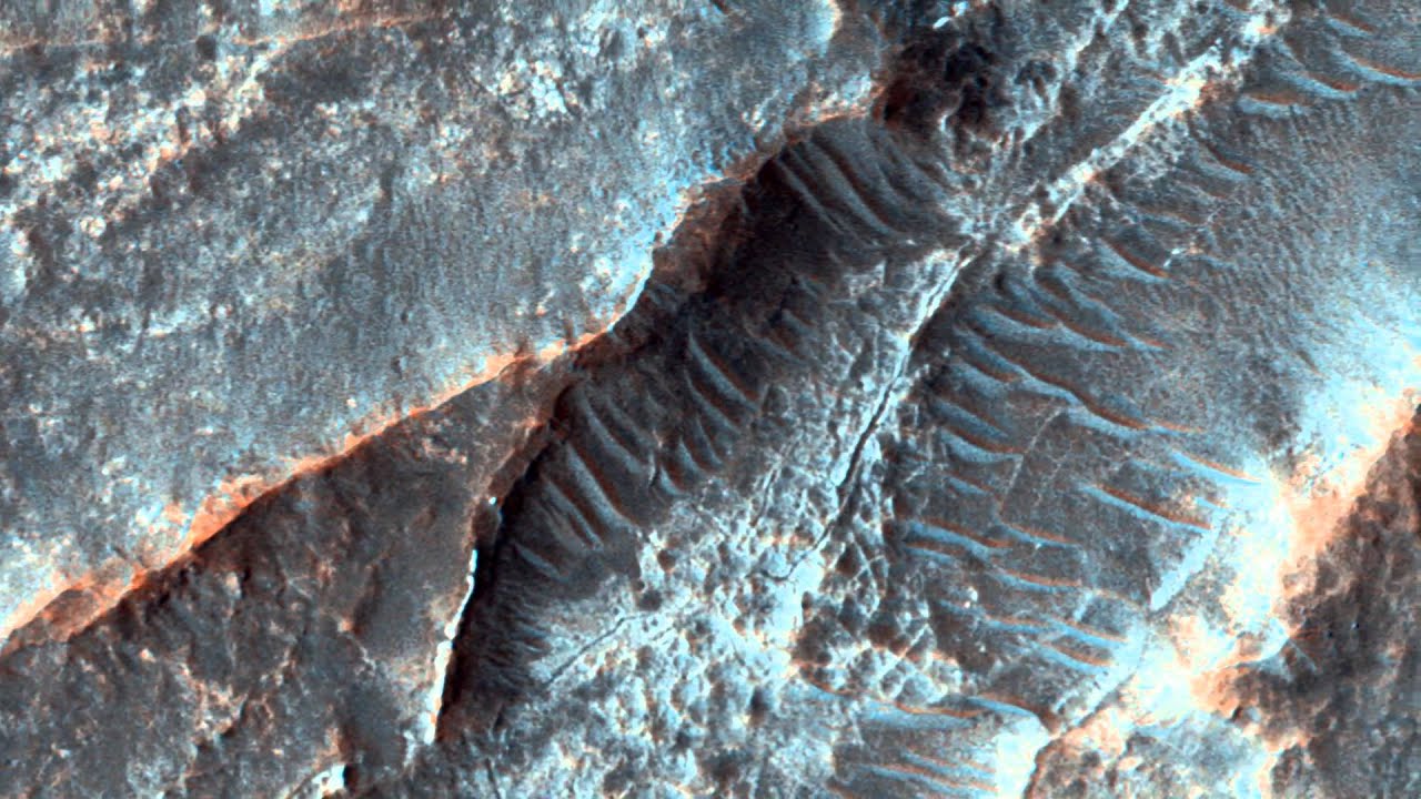 Mars: Inverted Ridges in the Eridania Basin - YouTube