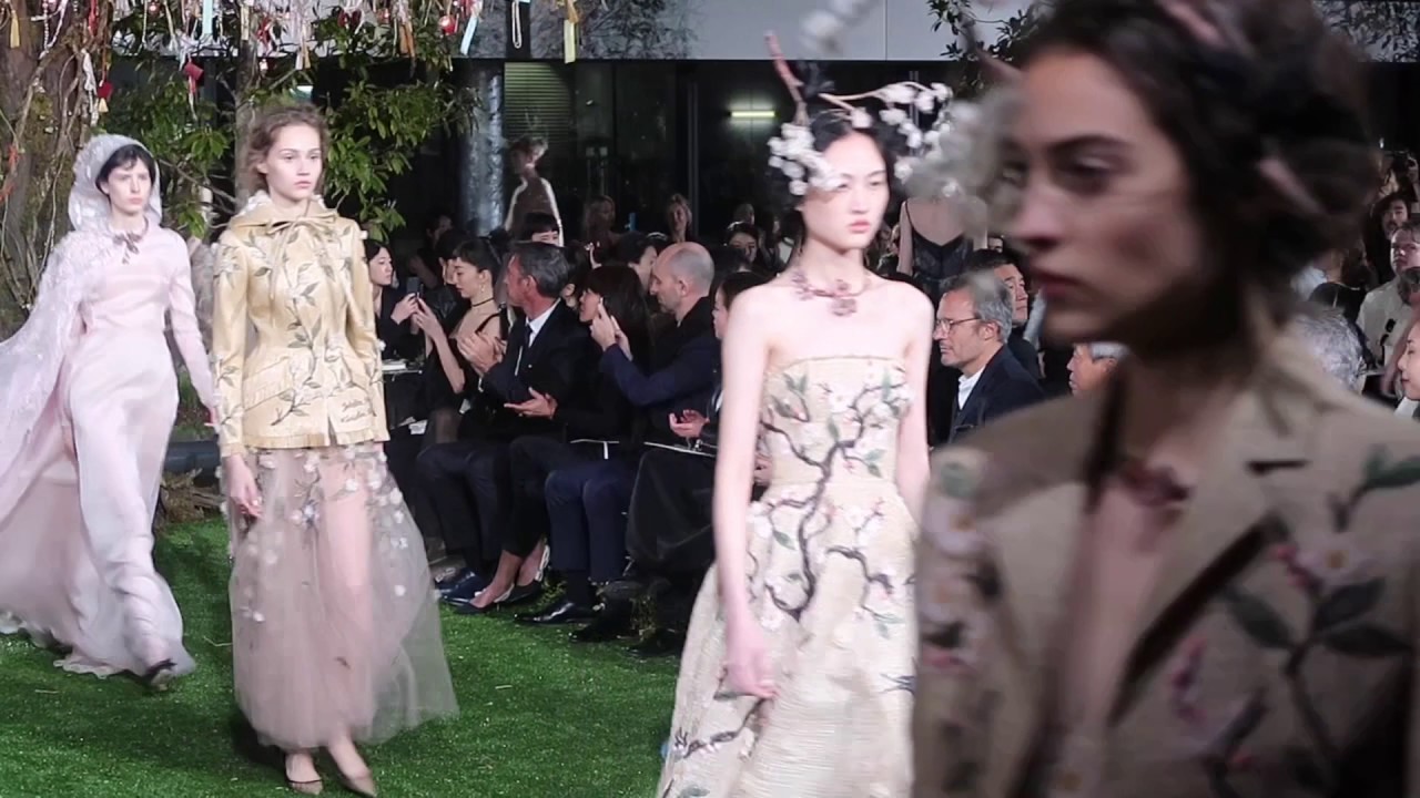 Dior show SS17 Tokyo - YouTube