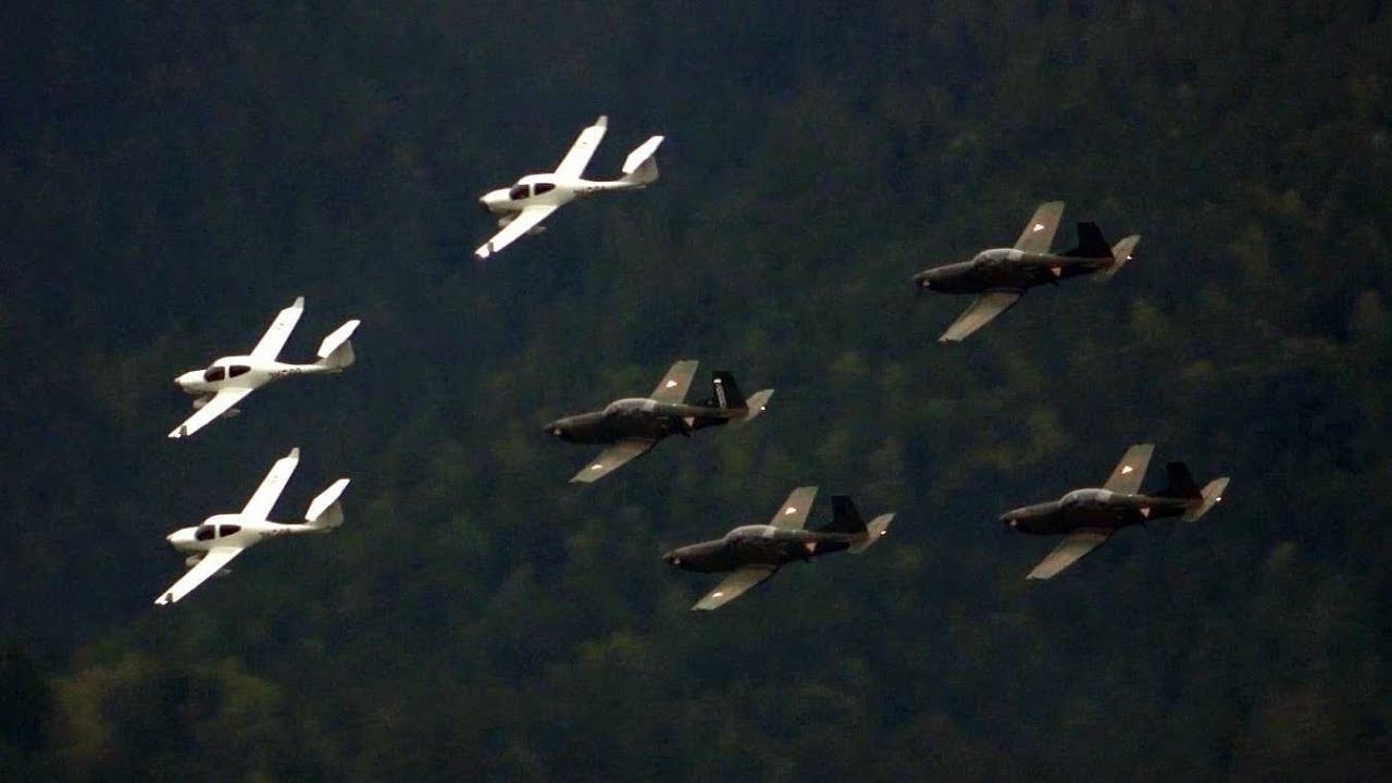 4Kᵁᴴᴰ Austrian AF Pilatus PC-7 & Diamond DA40 NG Formation Display ...