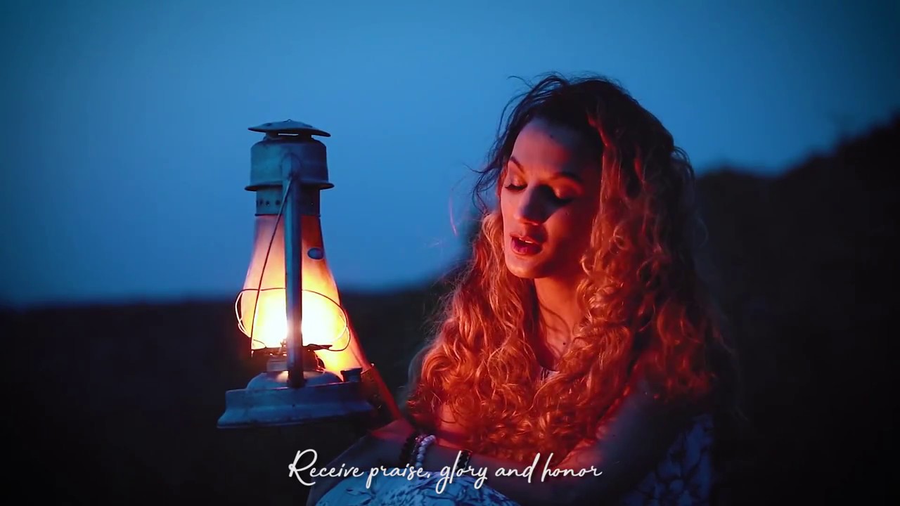 Upewe Sifa - Lisa Pitkin (OFFICIAL MUSIC VIDEO) - YouTube