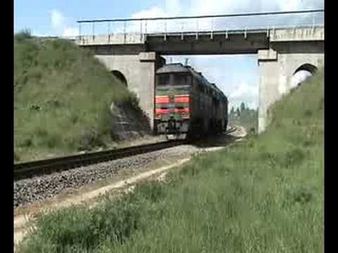Russian diesel locomotive 2TE116-1013 - YouTube
