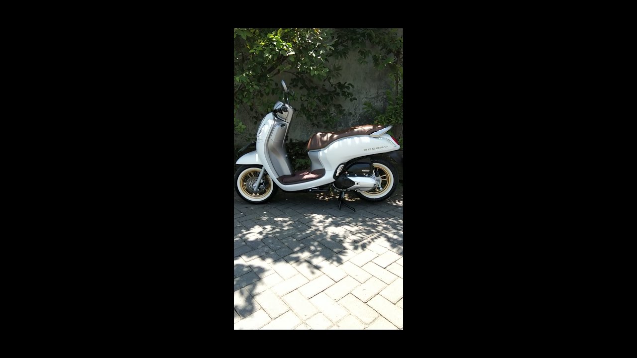 Modif simpel pasang list ban scoopy prestige white 2021 - YouTube