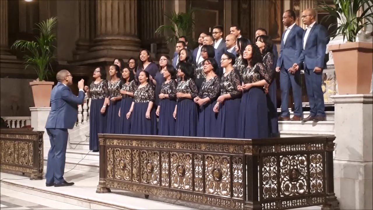 Didy Vaovao Chorale Fiderana Madagascar - YouTube