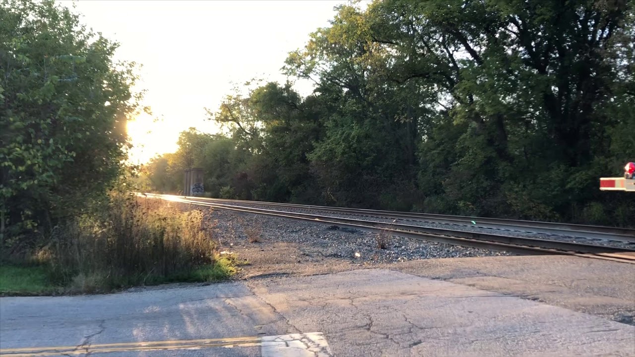 MEGA RARE!! CABOOSE ON REAR OF CSX Q292!!! - YouTube