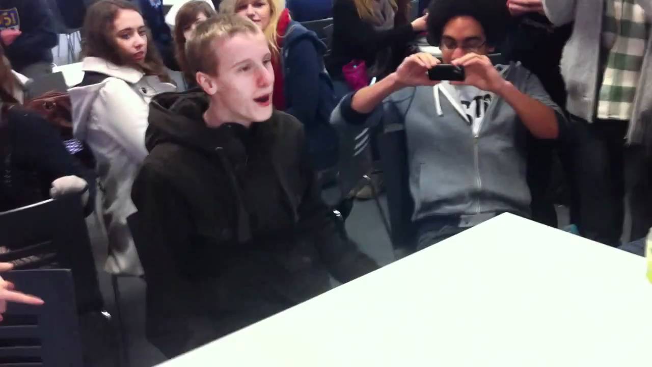 Crazy Kid Headbutting Table hahaahaa - YouTube