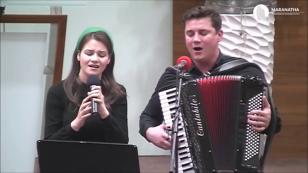 Familia Hăprian - Chiar dacă vânturi bat în luntrea mea mereu - YouTube