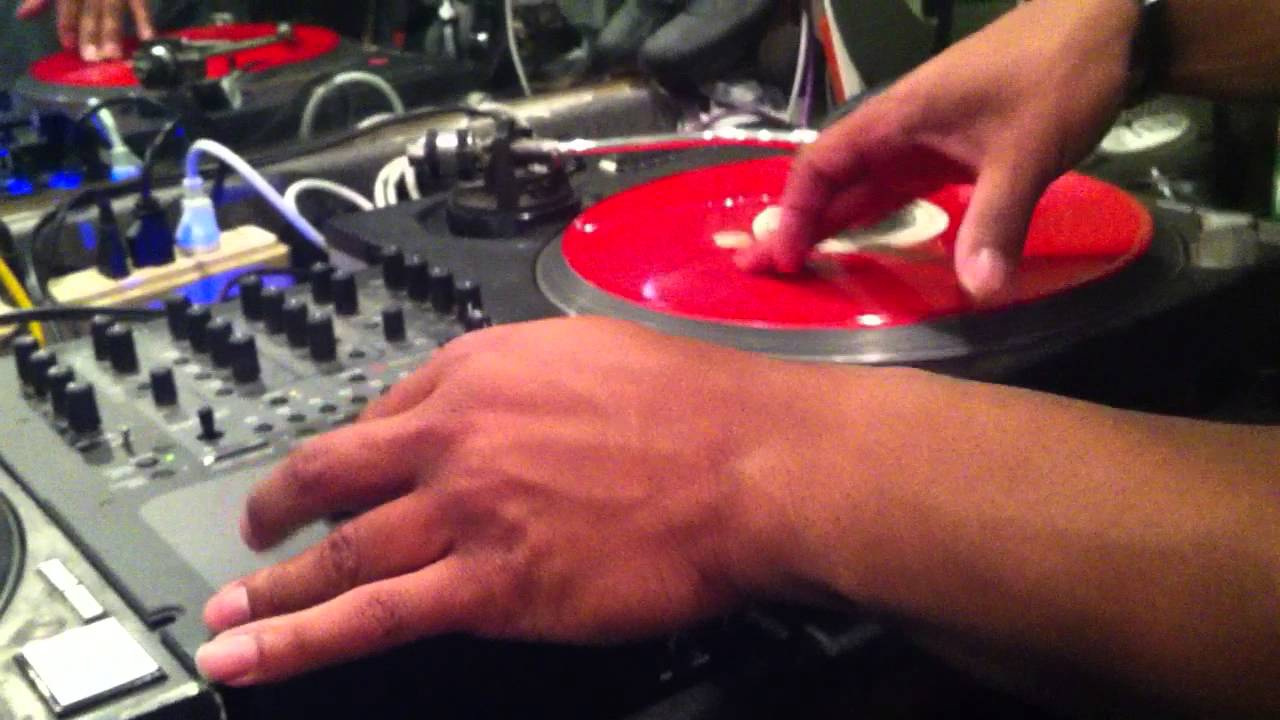 DJ TYHANDSWELL AND DJ TOTAL ECLIPSE CUTTIN' IT UP AT THE GREENROOM.... - YouTube