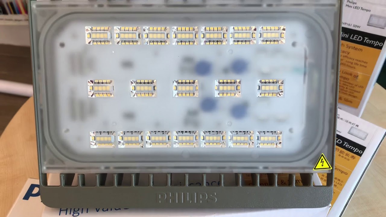 BannerKing: Philips LED Spotlight - YouTube