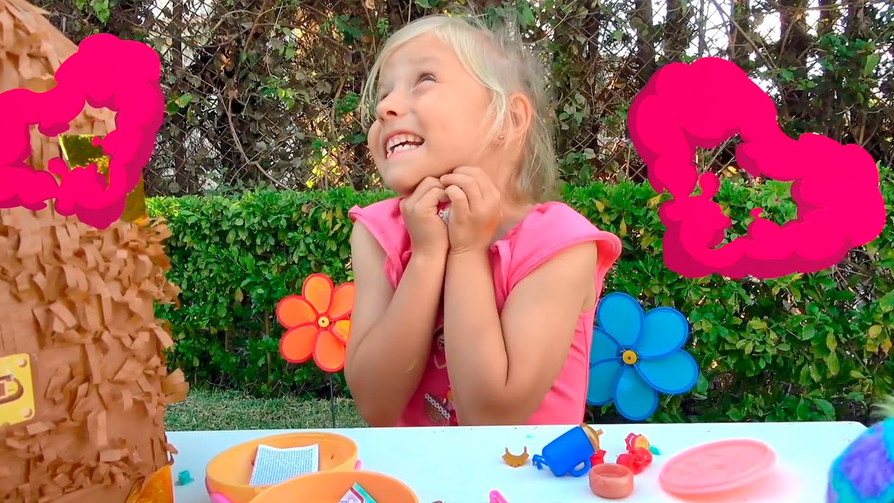 Alice's hair salon and make up | Dad fall asleep at the prank spa ...