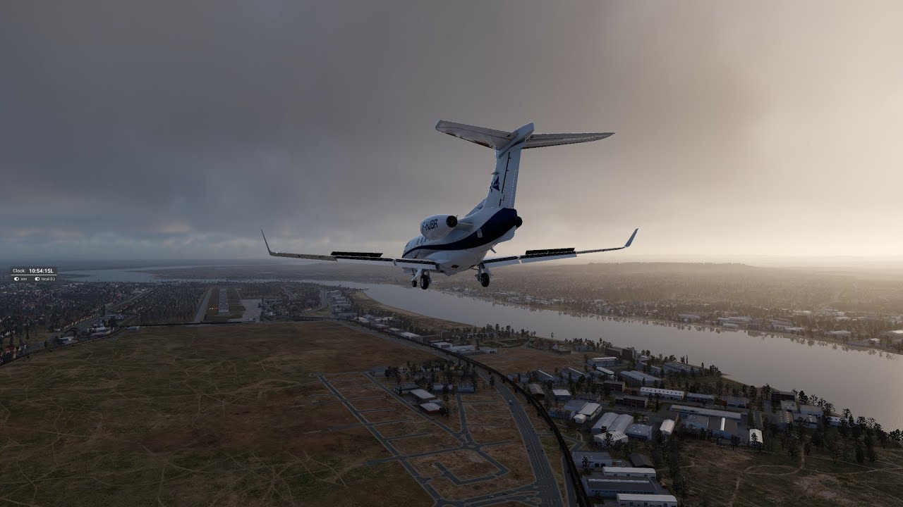 Phenom 300 - Steep Approach London city Airport RWY 09 - YouTube