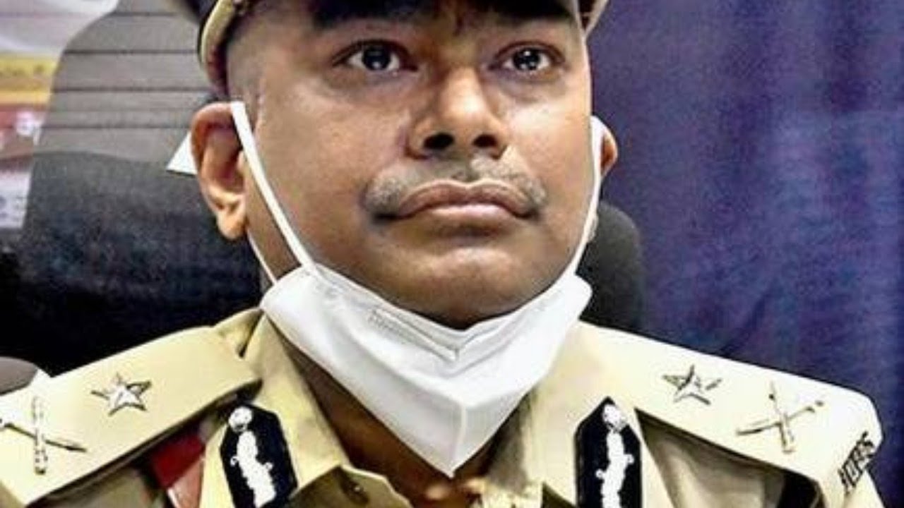 Vizag CP Manish Kumar Sinha LIVE - TV9 - YouTube