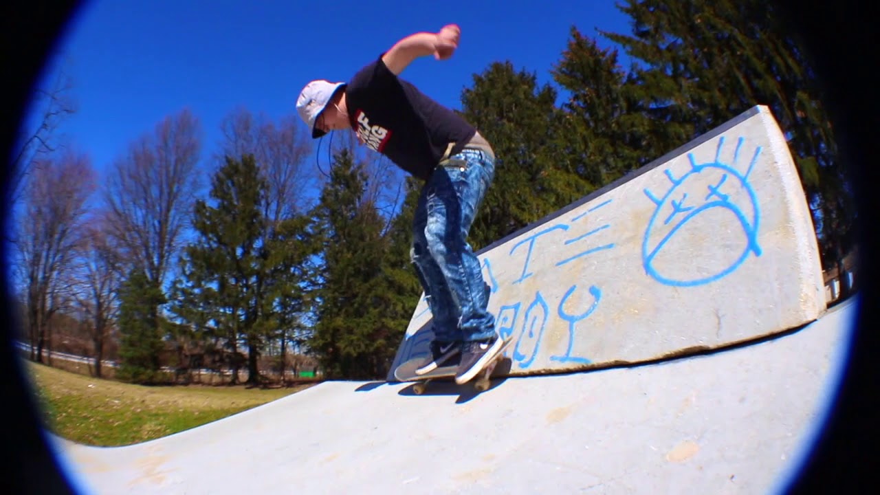 KOZY WINTER SKATEBOARDING EDIT - YouTube