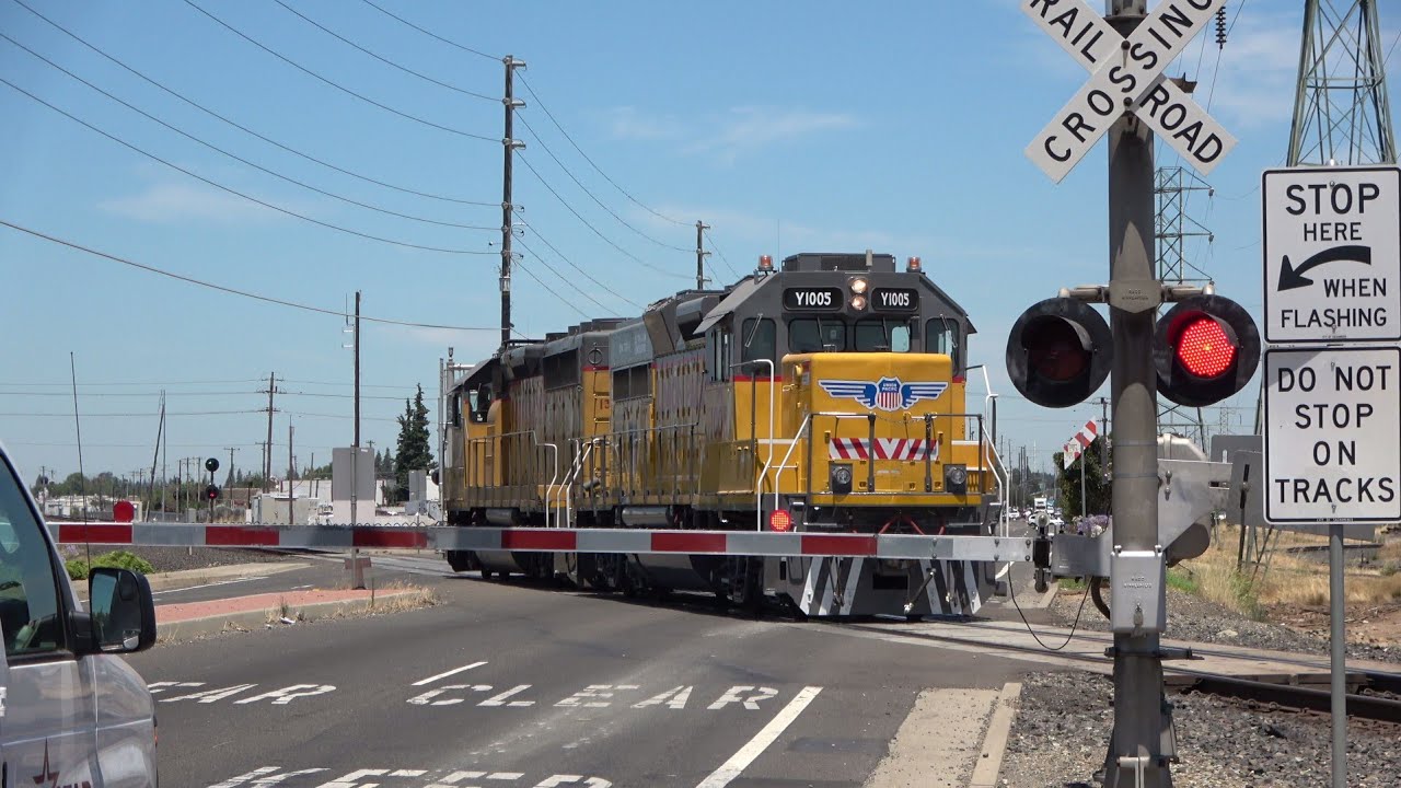 UP 1376 With GP22T-4 West Sac Port Local Light Power, Power Inn Rd ...