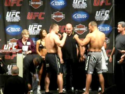 UFC 103 Wheigh-Ins Mirko Cro Cop vs.Junior dos Santos - YouTube