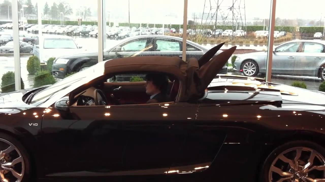 Audi R8 Spyder Top Opening and Closing - YouTube