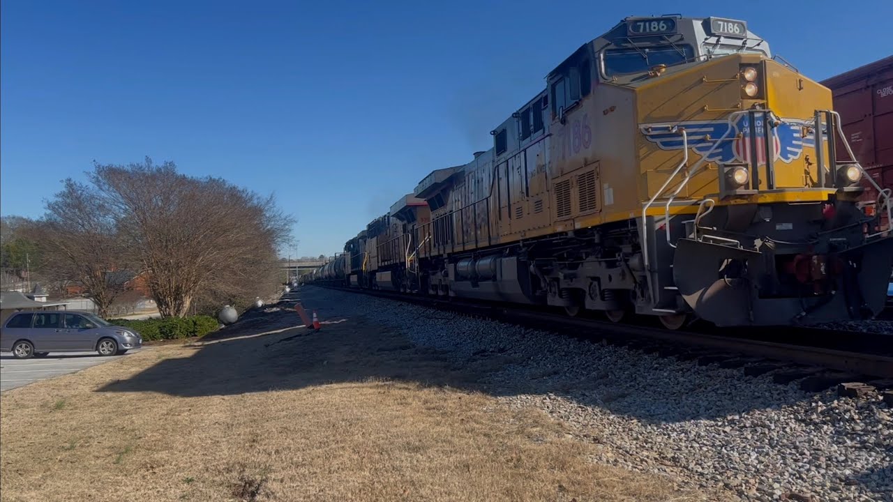 UP KCS and NS Atlanta area 12/18/22 - YouTube