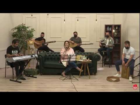 Tuğçe Kandemir - Beyaz Ve Sen (Canlı Performans)