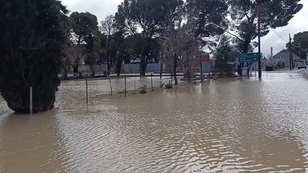 Heavy rainfall and light snow in Sutherland - YouTube