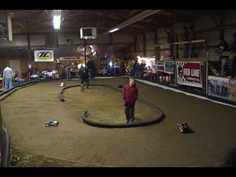Skips RC Raceway * Saturday 2/20/2010 * Indoor Dirt Oval RC Track - YouTube