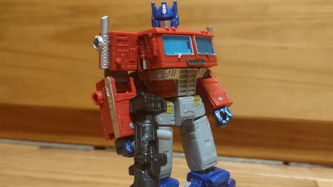 I Review The Earthrise Optimus Prime - YouTube