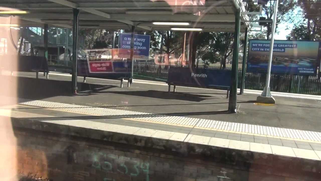 ARRIVING AND DEPARTING PENRITH STATION ON COUNTRY LINK - YouTube