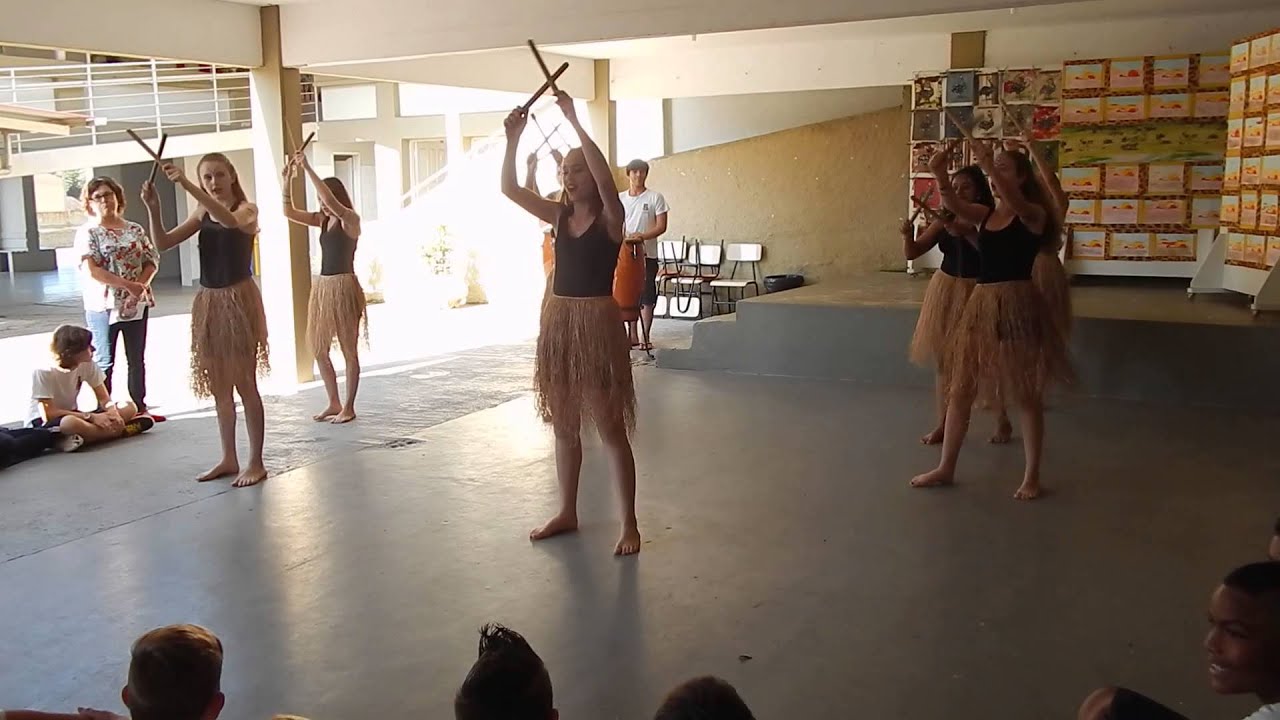 Apresentação de Maculelê - YouTube