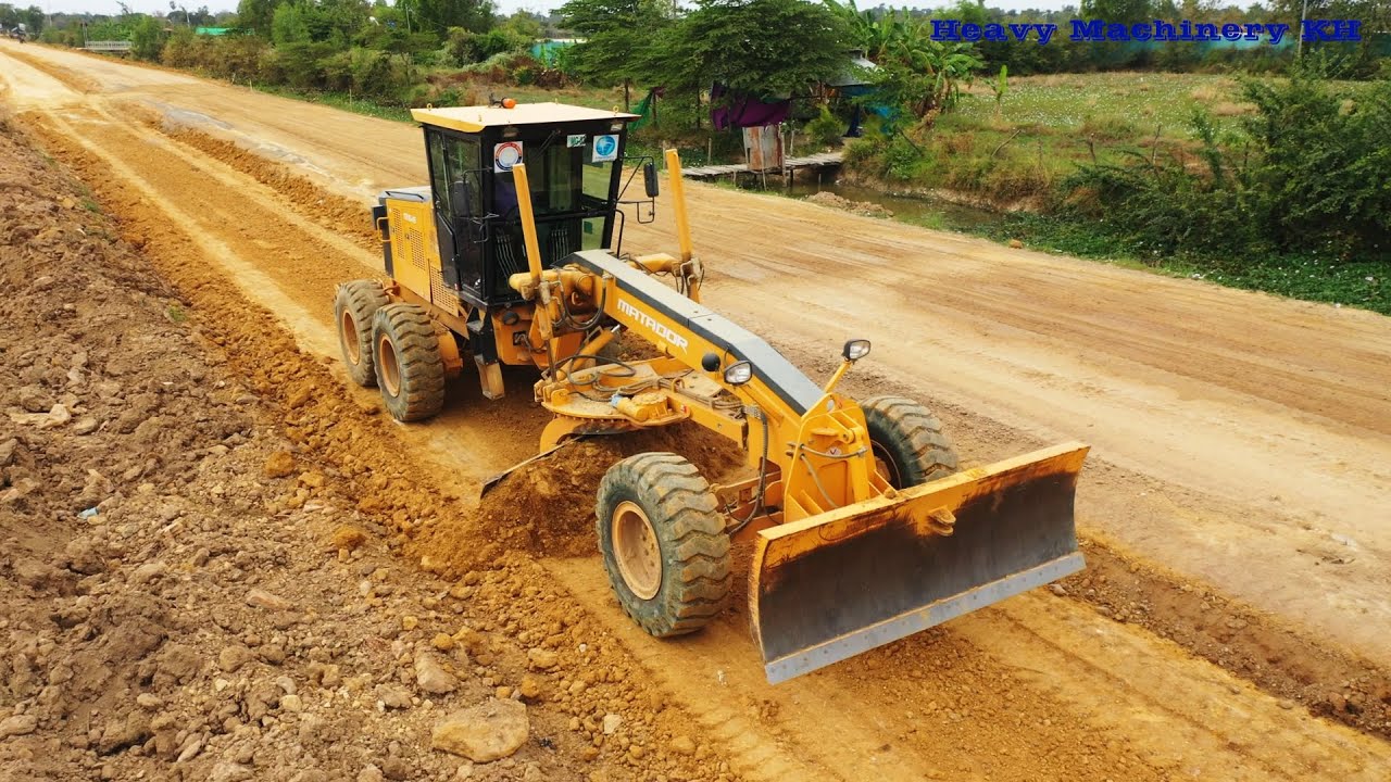 MATADOR MG16 Motor Grader Grading Soil Preparing Surface | Before ...