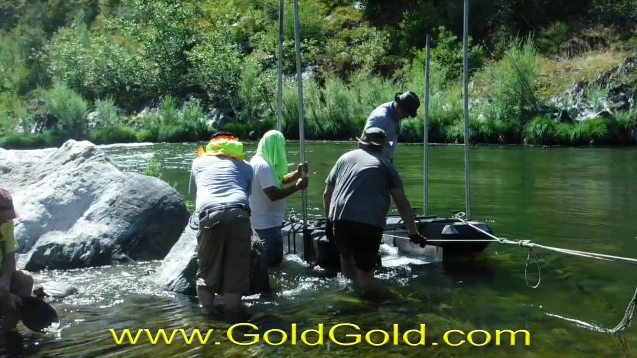 Group Gold Prospecting Project 2019 - Setting up the floating sluice ...