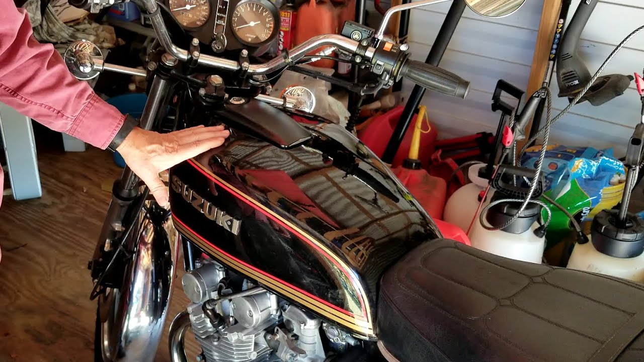1978 GS550 Ep#9: Valve Cover Installed! Fuel Tank Cleaned! Re-assemble ...