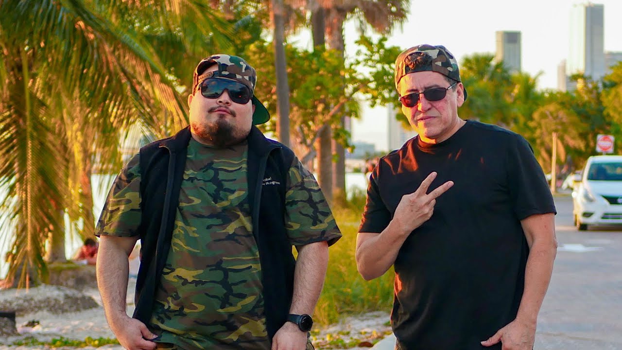 BiG J Jonny & Big J Canales - Tus Cejitas (Video Oficial) - YouTube