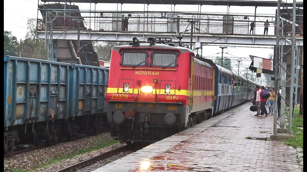 UPASANA Express & HARIHAR Skipping Jaunpur City Railway Station - YouTube